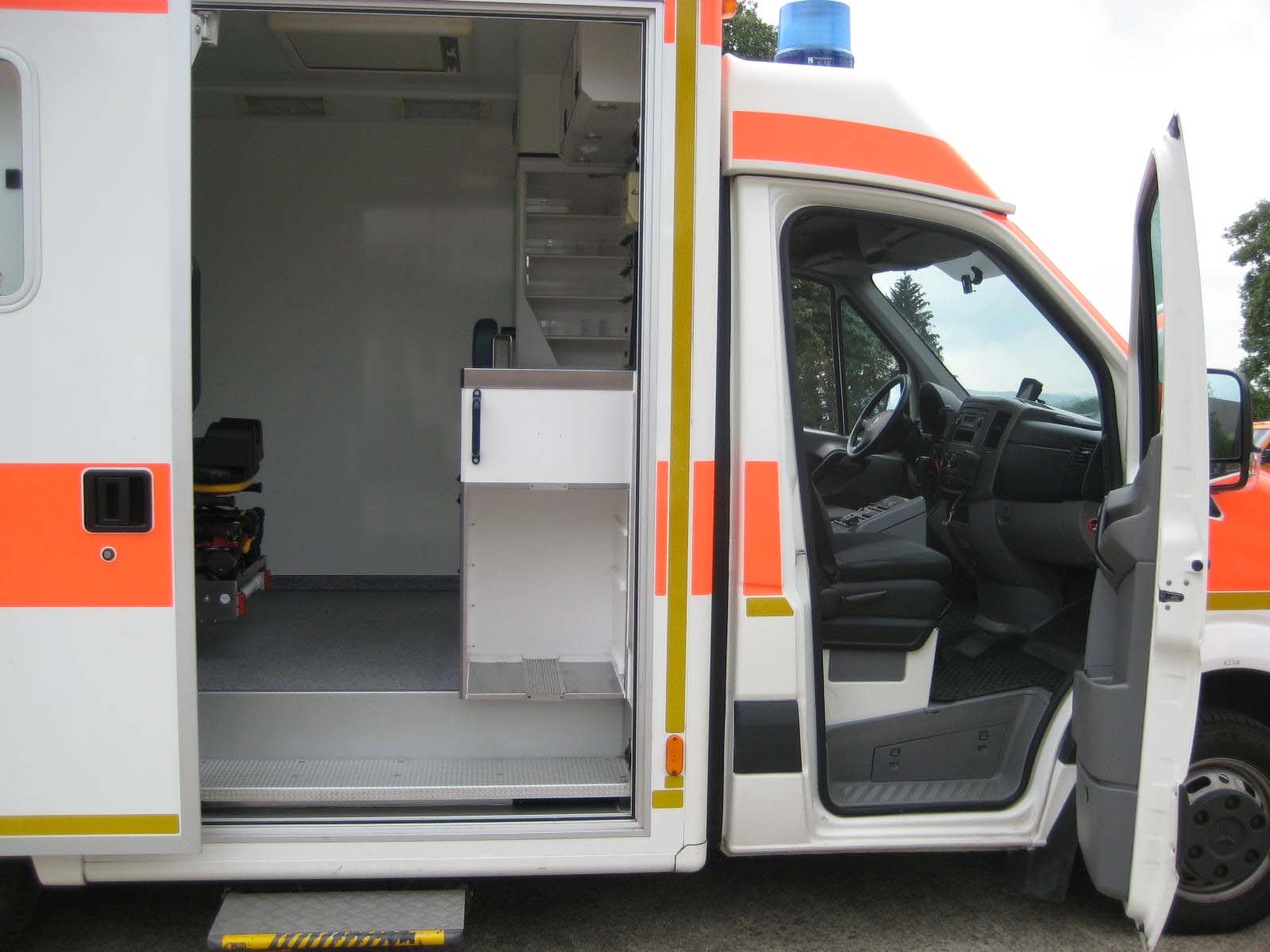 RTW auf Mercedes Sprinter 516 CDI / Euro 5 / WAS-Kofferaufbau