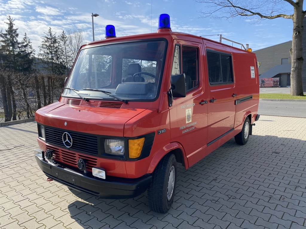 Tragkraftspritzenfahrzeug Mercedes 602 KA BJ 1988