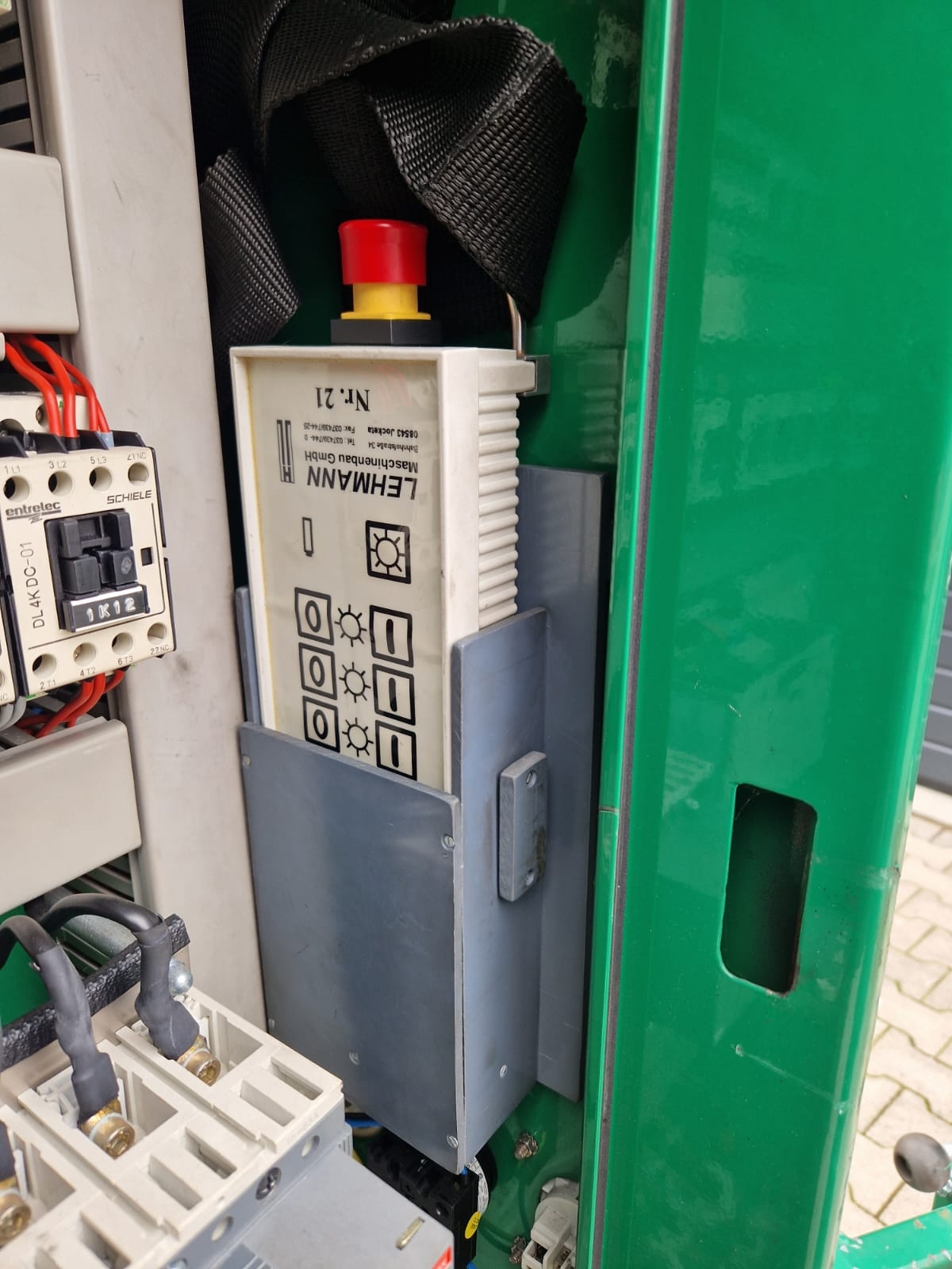 Flutlichtanhänger mit 20kVA Stromerzeuger und Einspeisemöglichkeit Flutlichtanhänger mit 20kVA Stromerzeuger und Einspeisemöglichkeit